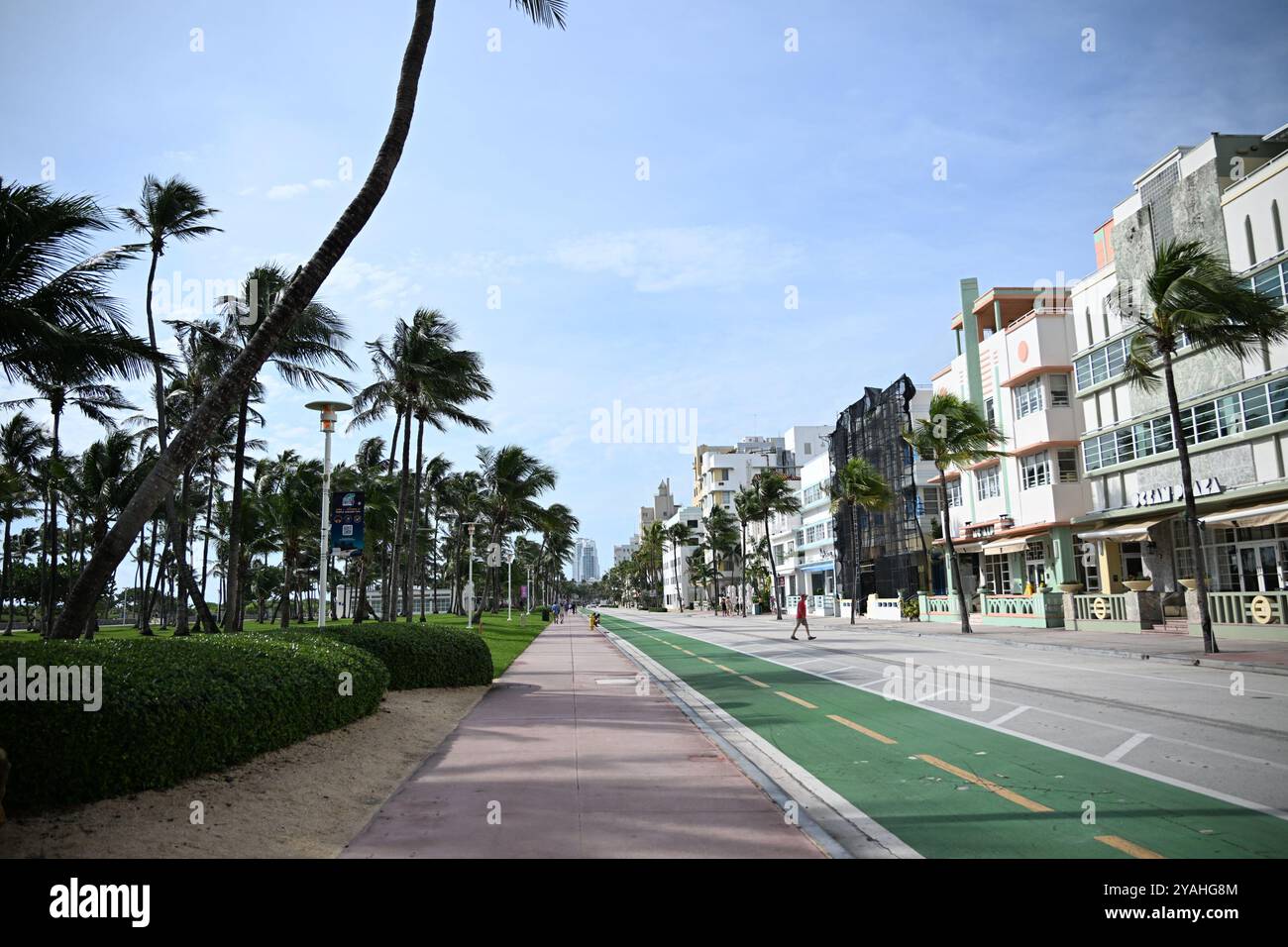 Lively street view ocean hi-res stock photography and images - Alamy