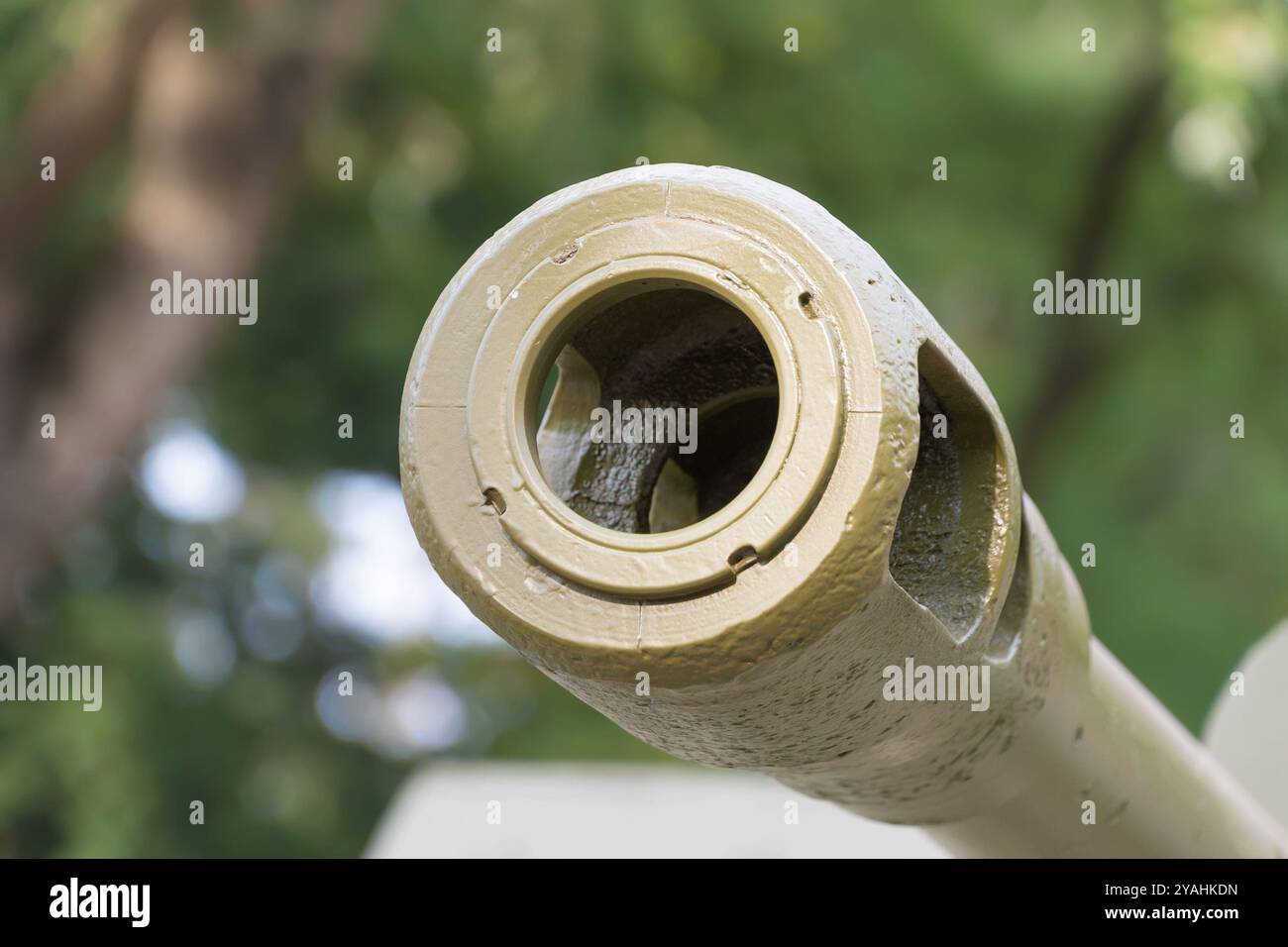 Muzzle of a tank, close-up. Military equipment Stock Photo - Alamy