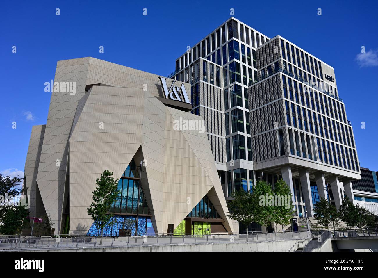 V&A East Museum, UAL london college of fashion, East Bank, Queen ...