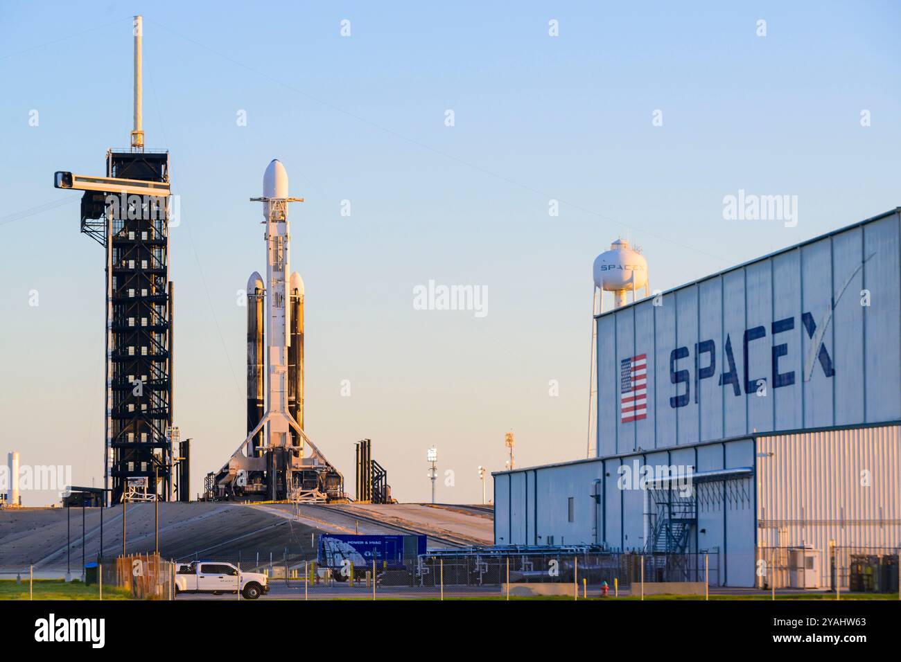 Merritt Island, Florida, USA. 14th Oct, 2024. A SpaceX Falcon Heavy ...
