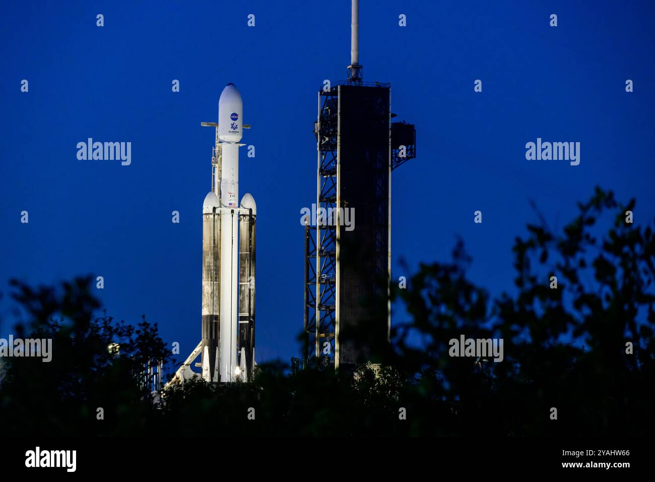 Merritt Island, Florida, USA. 14th Oct, 2024. A SpaceX Falcon Heavy ...