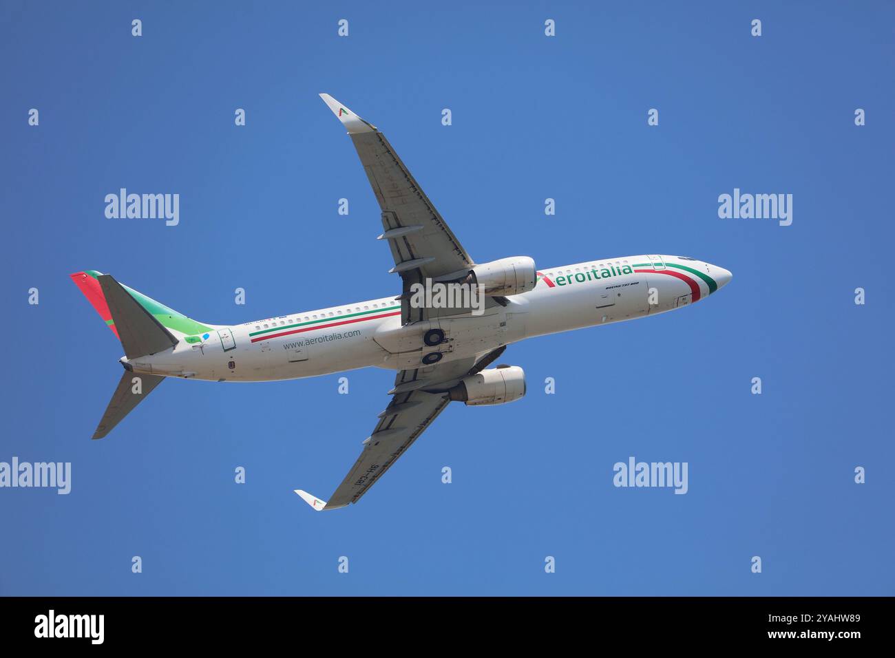 CATANIA, ITALY - AUGUST 8, 2024: Aeroitalia airline Boeing 737-800 ...