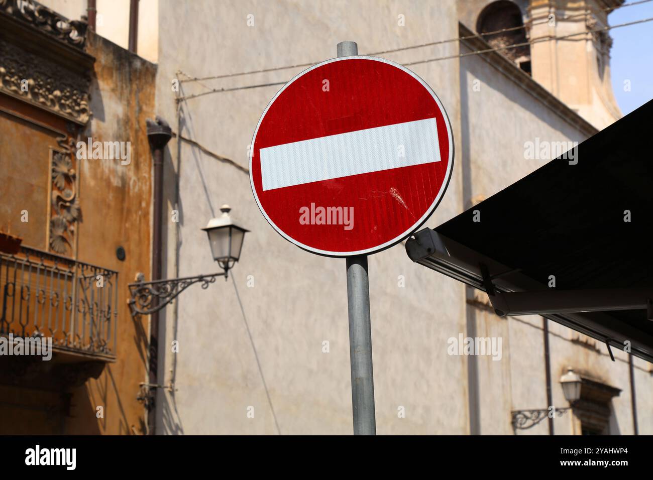 Italian no entry sign hi-res stock photography and images - Alamy