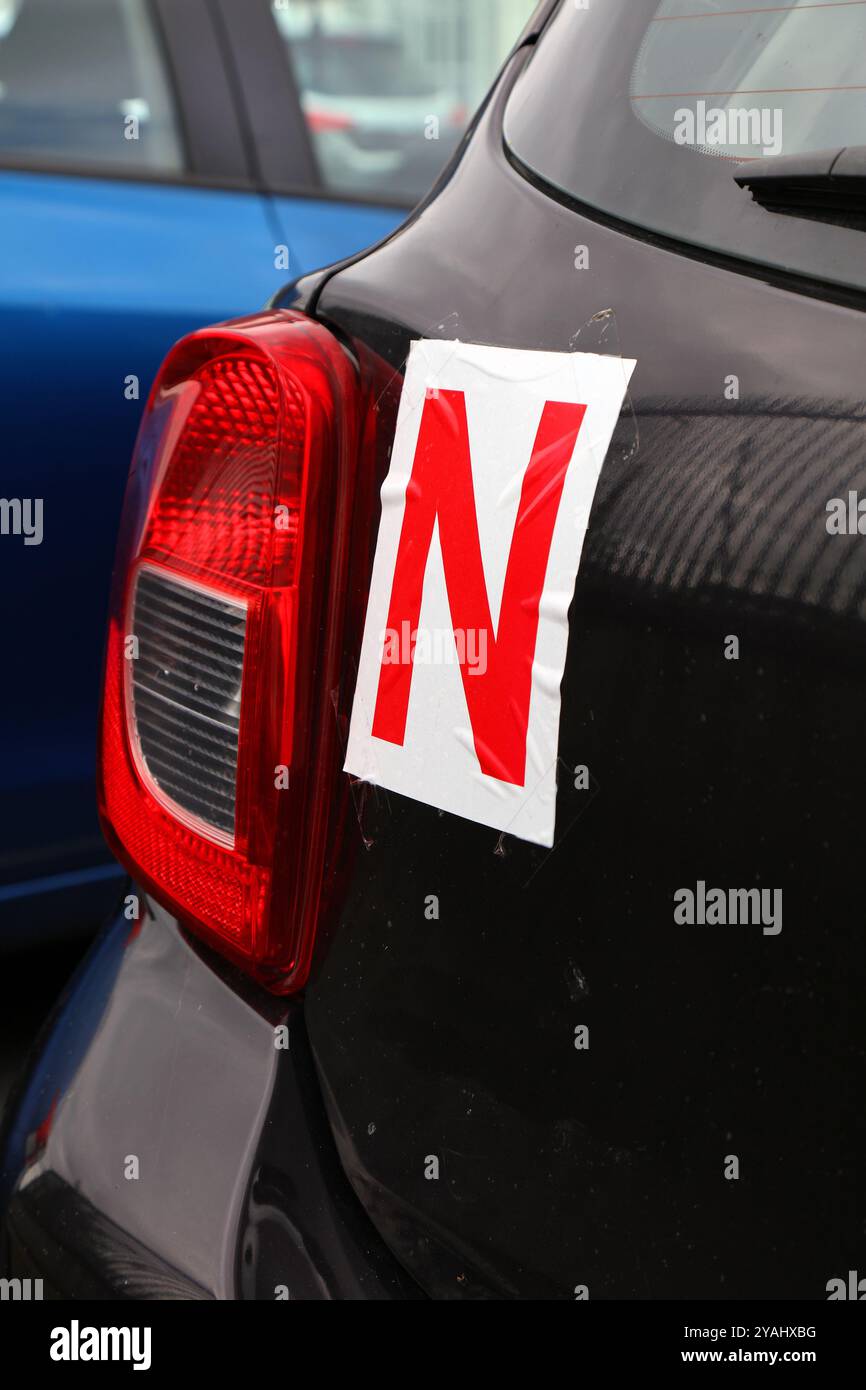 Novice driver hi-res stock photography and images - Alamy