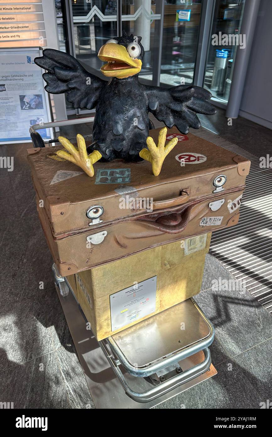 Raven rudi hi-res stock photography and images - Alamy