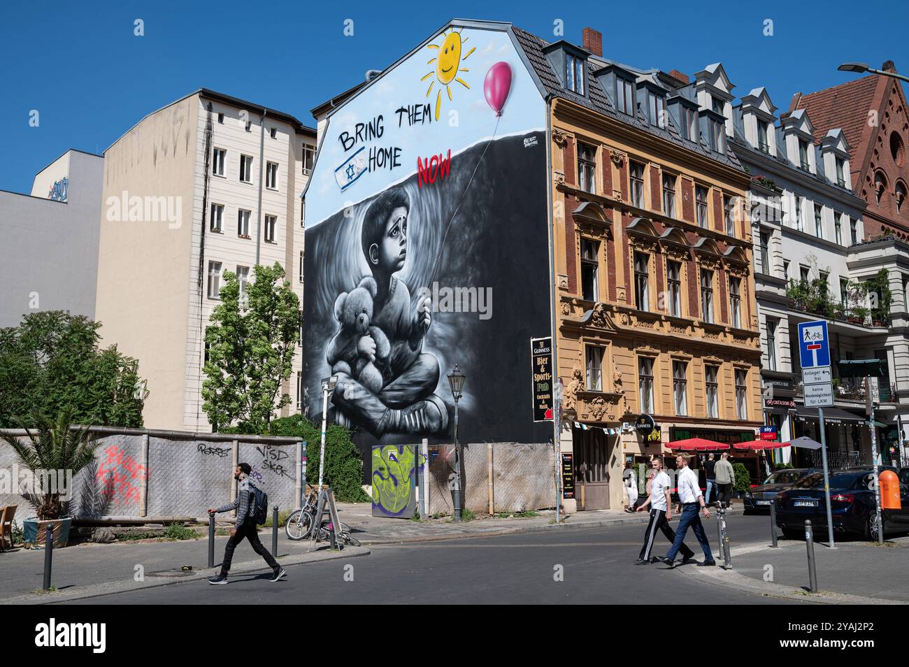 Bring them home now mural hi-res stock photography and images - Alamy