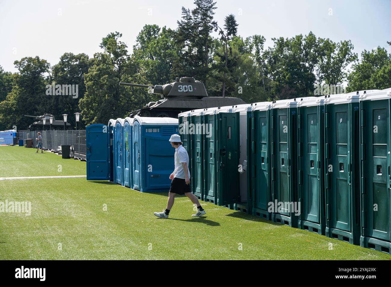 Toilets in the military hi-res stock photography and images - Alamy