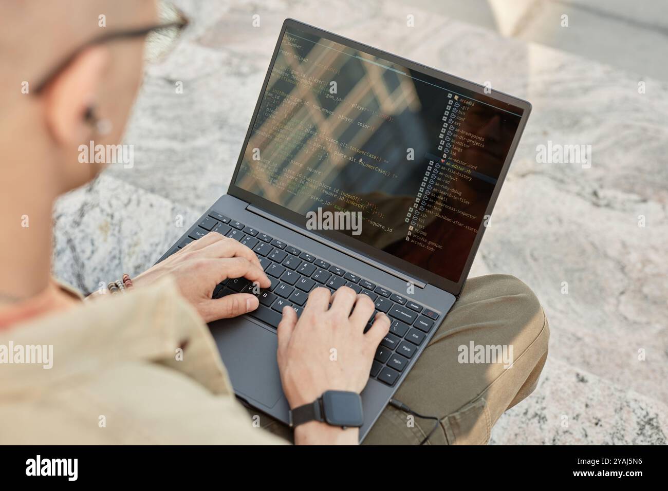 Close up over the shoulder shot professional digital hi-res stock photography and images - Alamy