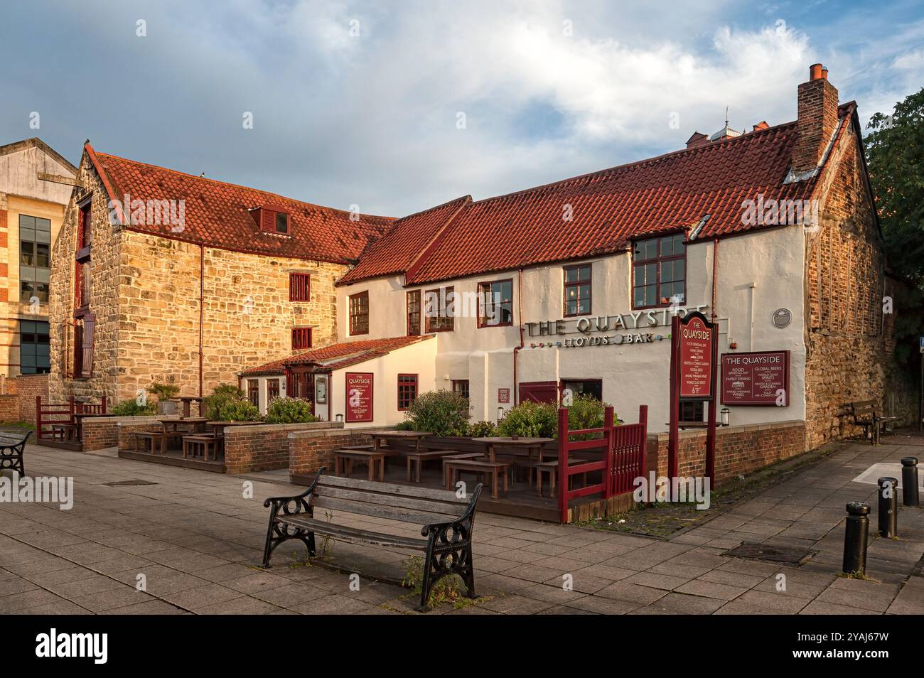Lloyds quayside bar hi-res stock photography and images - Alamy