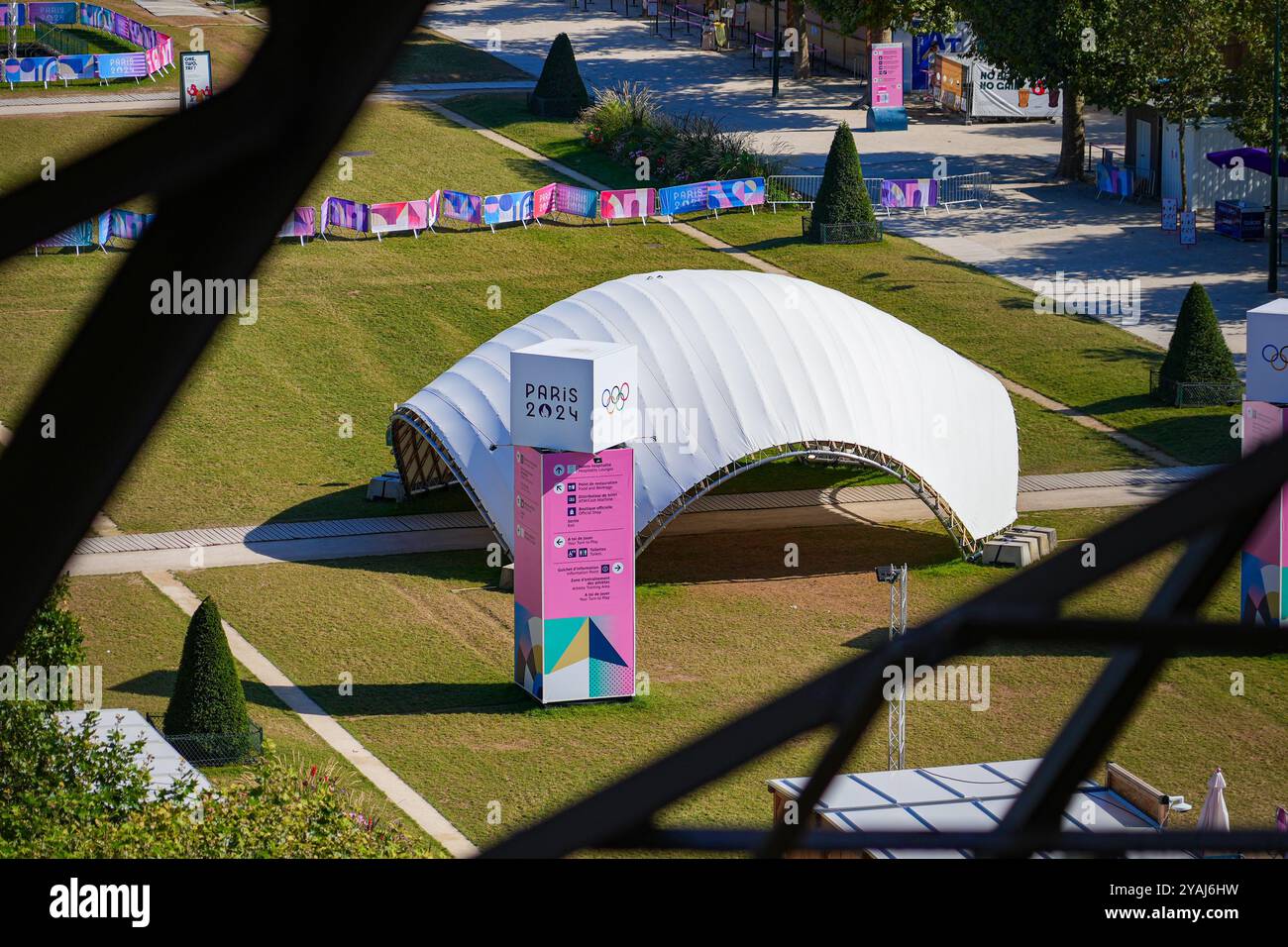 Eiffel tower with the olympic rings during the celebration of hi-res ...