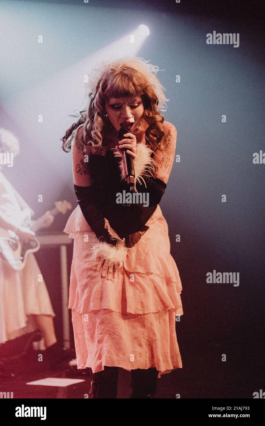 Jazmin bean singer hi-res stock photography and images - Alamy