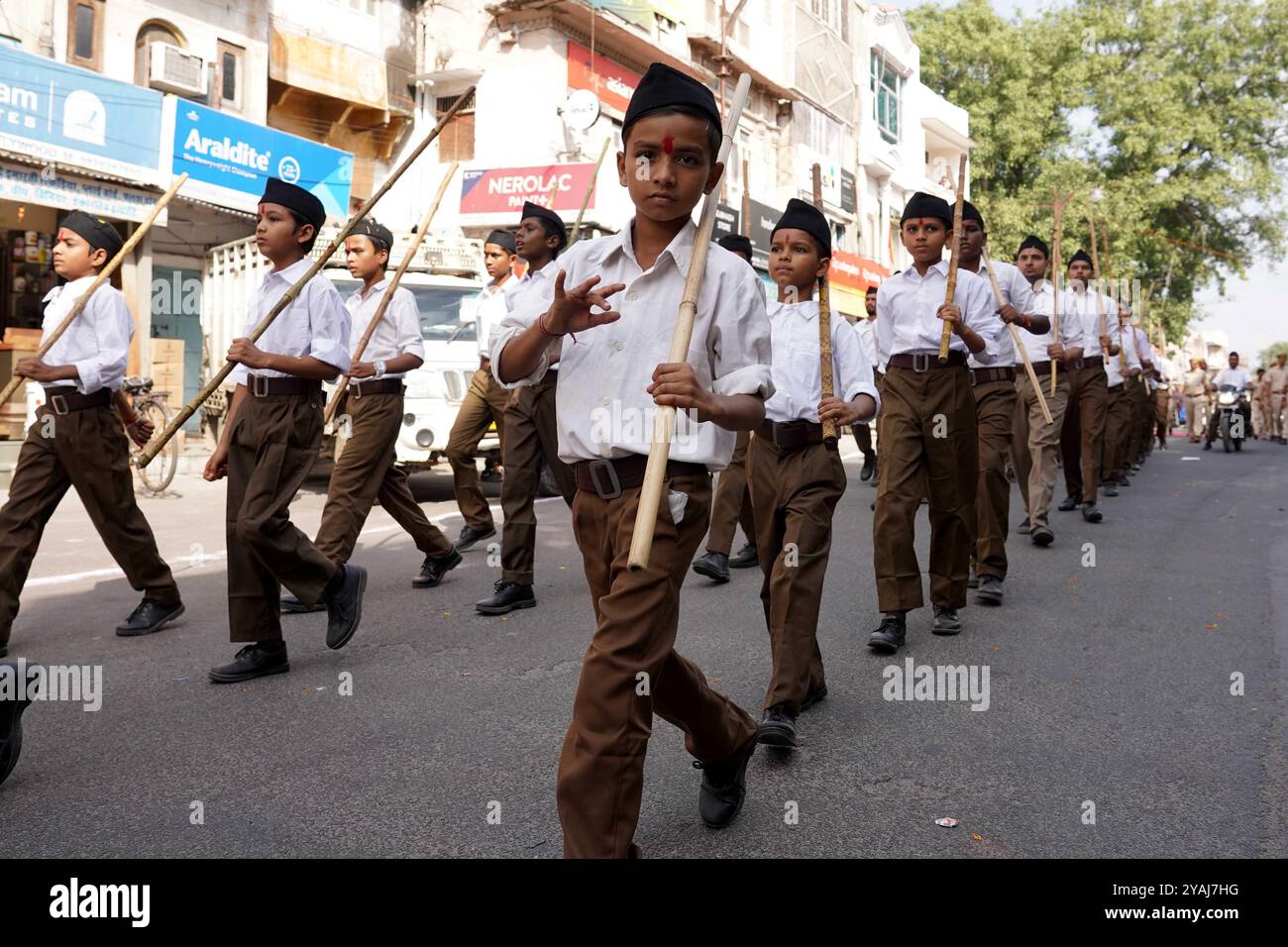 Members of the Hindu nationalist volunteer paramilitary organisation ...
