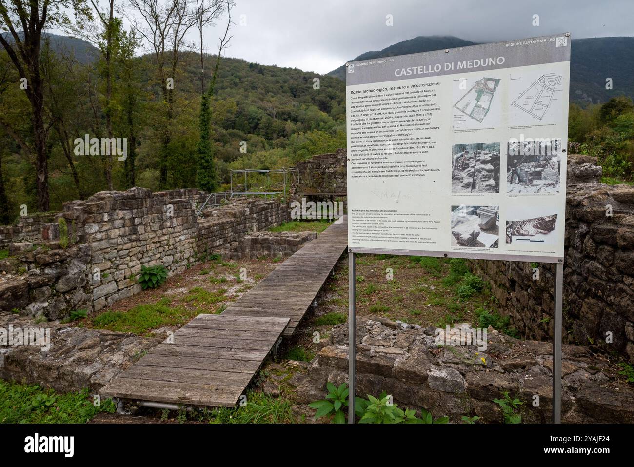 Meduno castle hi-res stock photography and images - Alamy