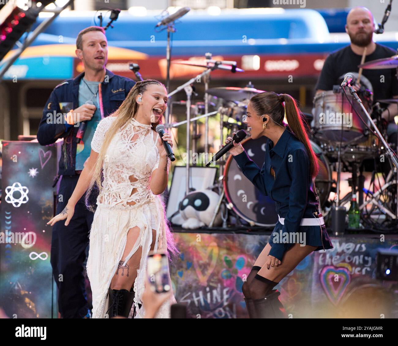 Ny. 08th Oct, 2024. Chris Martin, Coldplay, Elyanna, Tini Stoessel ...