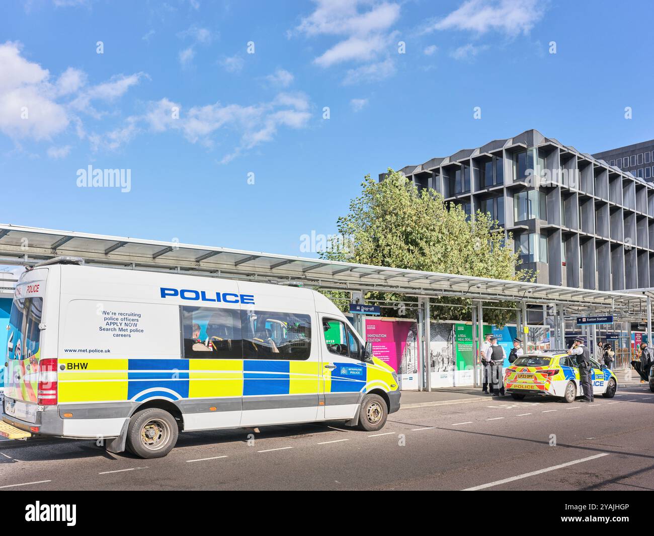 British transport police vehicles hi-res stock photography and images ...