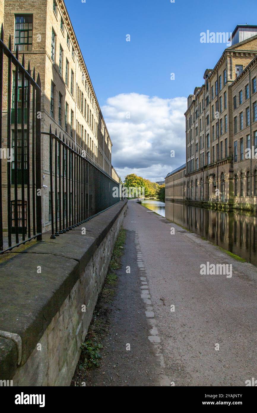 Salts Mill buildings (a converted Yorkshire textile mill) in Saltaire ...