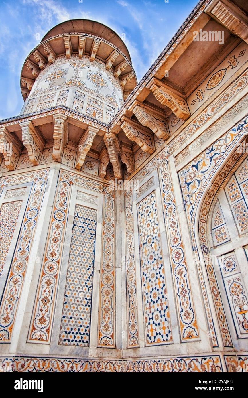Itmad ud daula's tomb hi-res stock photography and images - Alamy