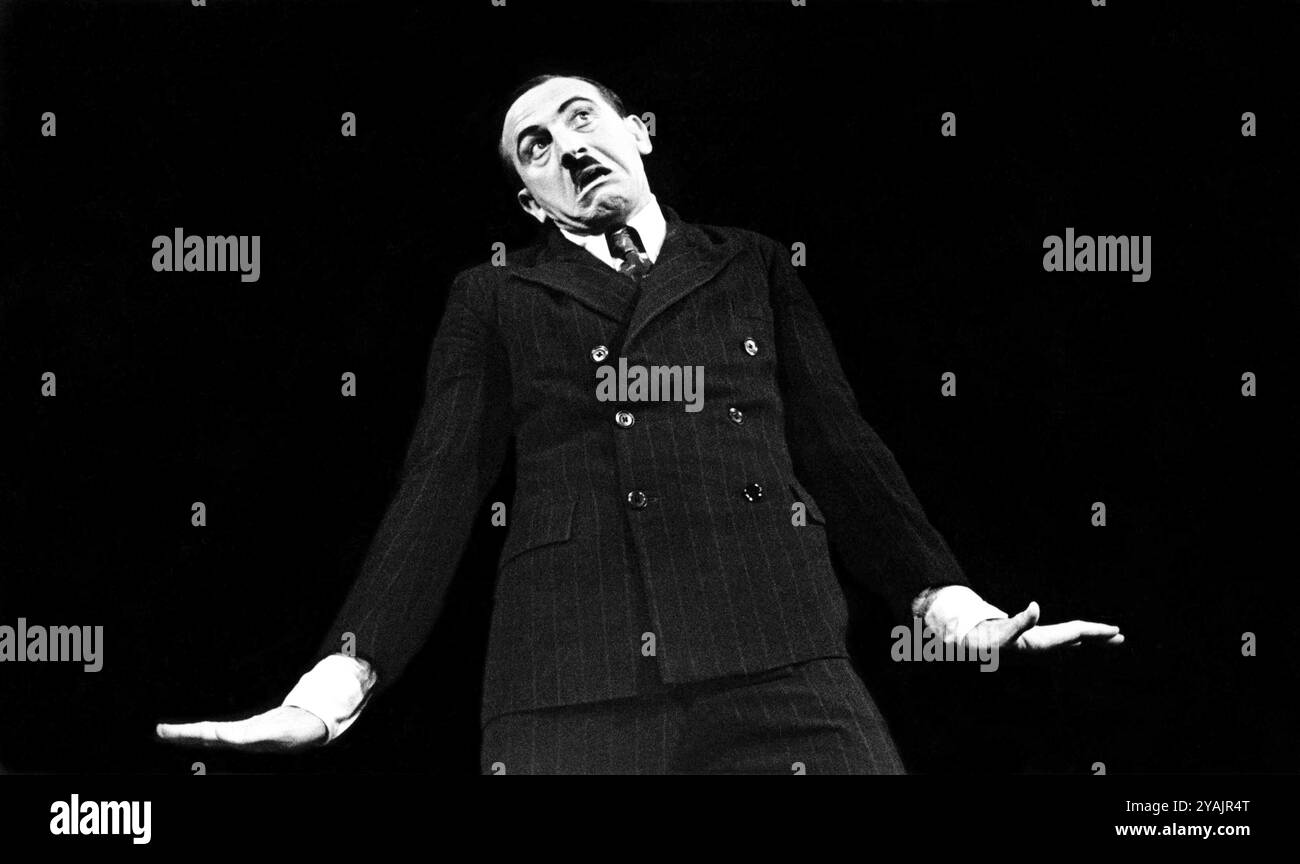 Leonard Rossiter (Arturo Ui) in THE RESTISTIBLE RISE OF ARTURO UI by ...