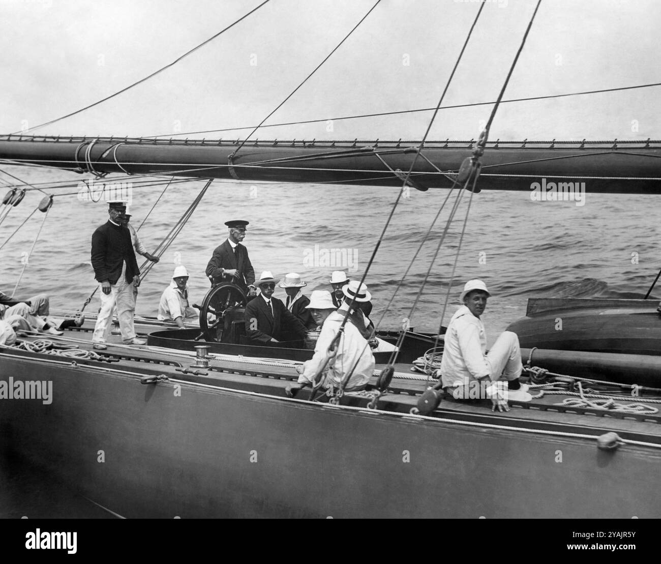 PICTURES OF YESTERYEAR - Managed by PPL PHOTO AGENCYCirca 1920 America’s Cup: Sir William Burton ...