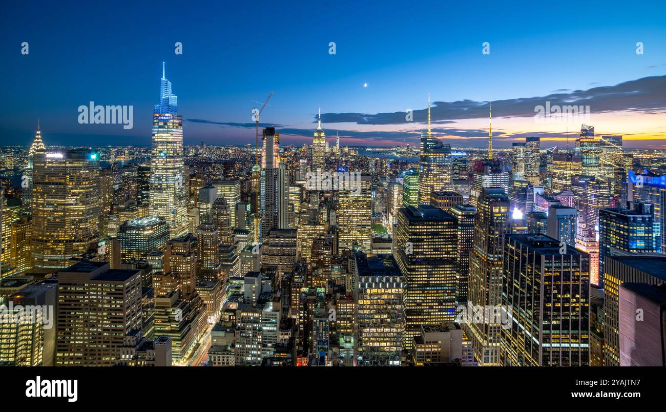 Aerial overhead night rooftop view hi-res stock photography and images ...