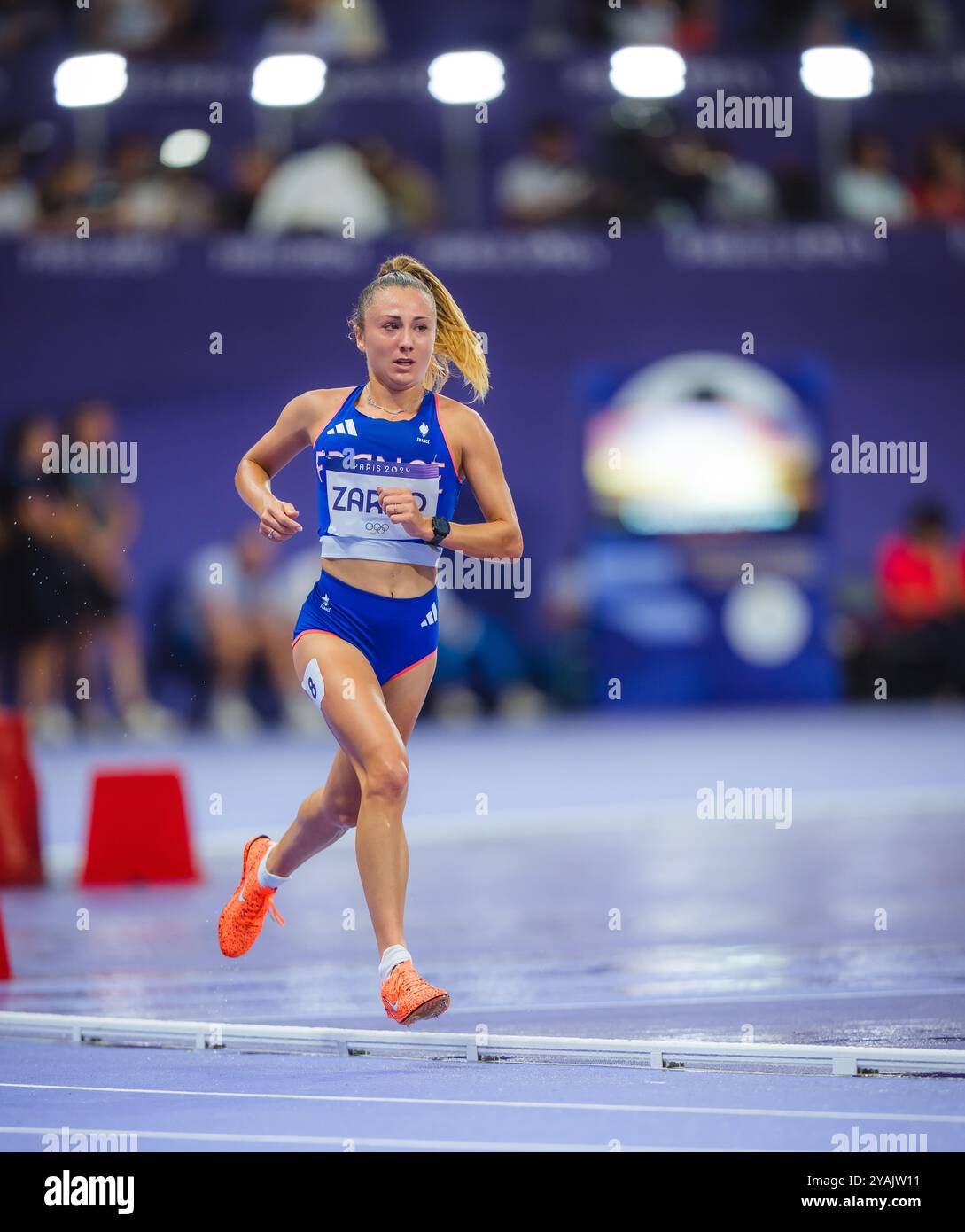 Alessia Zarbo participating in the 10.000 meters at the Paris 2024 ...
