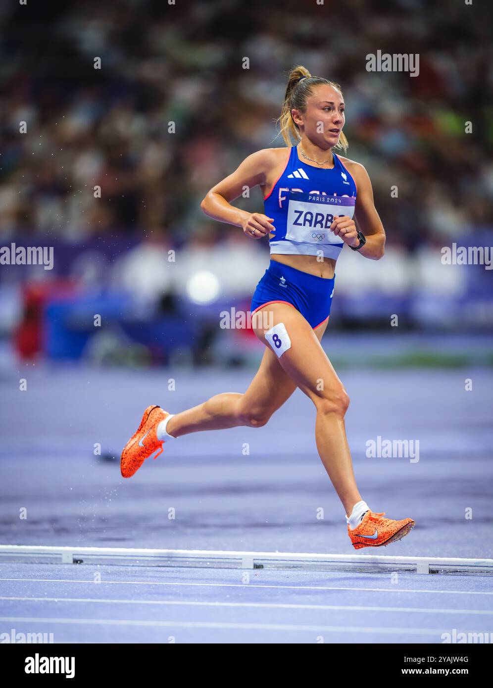 Alessia Zarbo participating in the 10.000 meters at the Paris 2024 ...