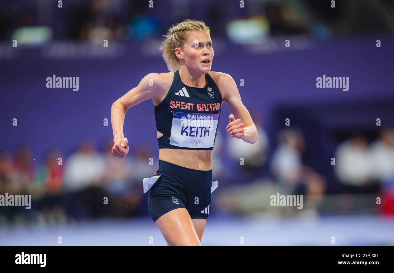 Megan Keith participating in the 10.000 meters at the Paris 2024 ...
