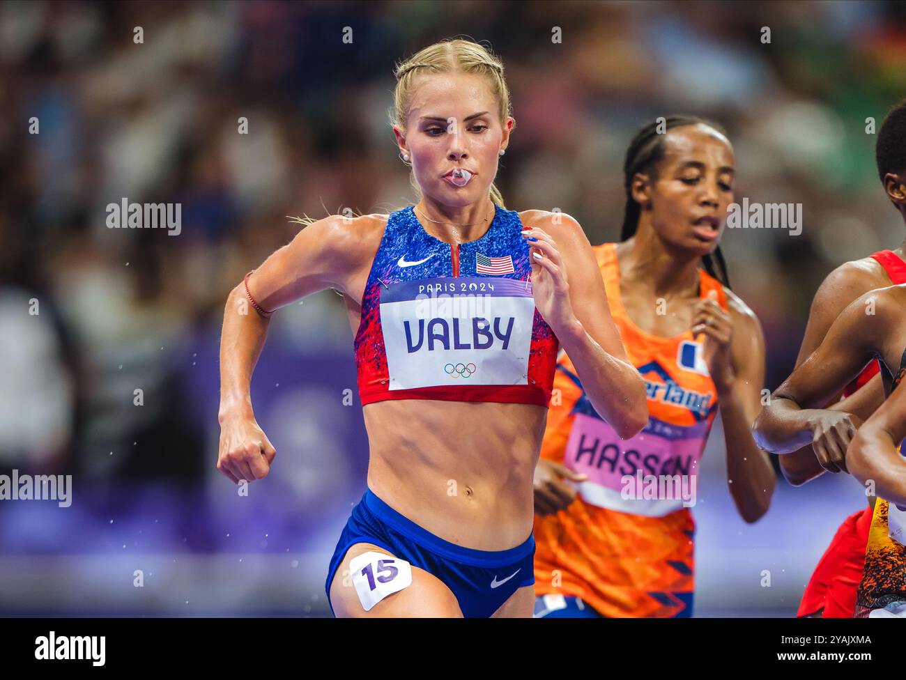 Parker Valby participating in the 10.000 meters at the Paris 2024 ...