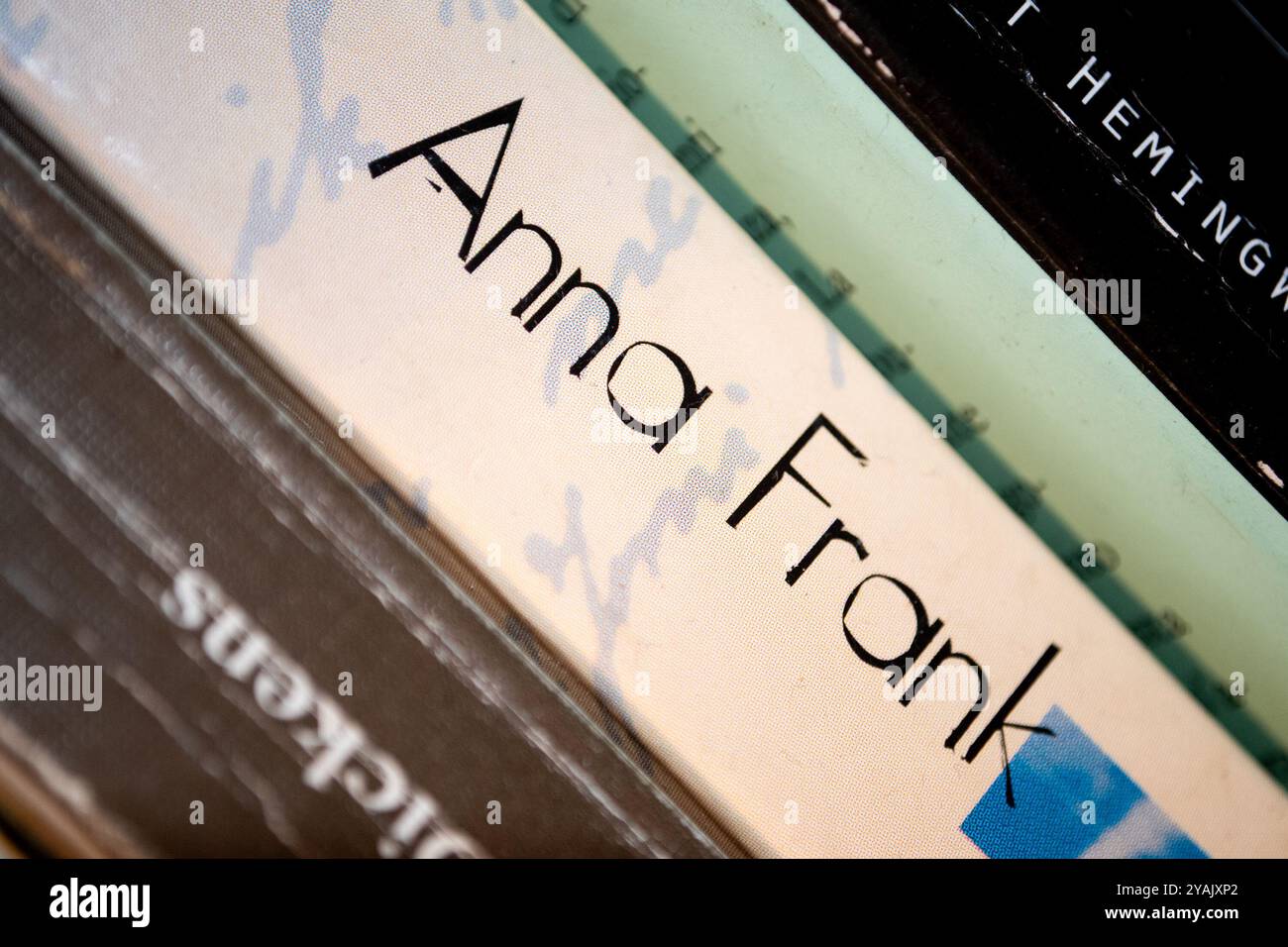 Jewish bookshelf hi-res stock photography and images - Alamy