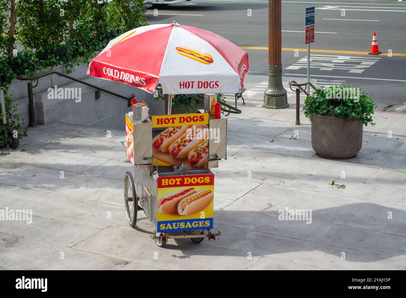 Hot dog cart in downtown Los Angeles. California, USA Stock Photo - Alamy