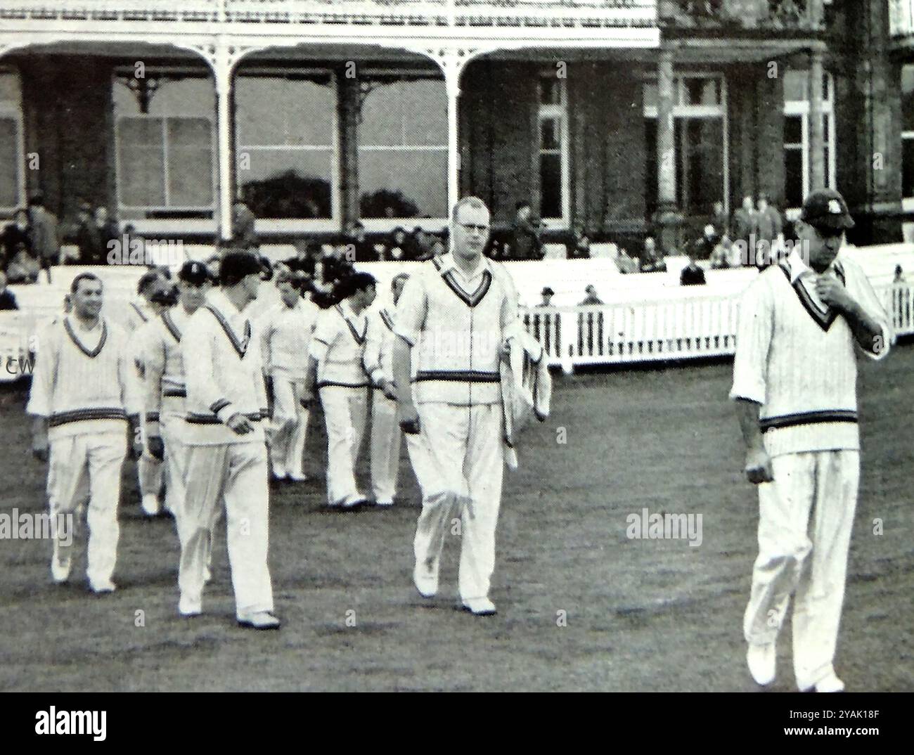 Vintage cricket bat uk hi-res stock photography and images - Alamy