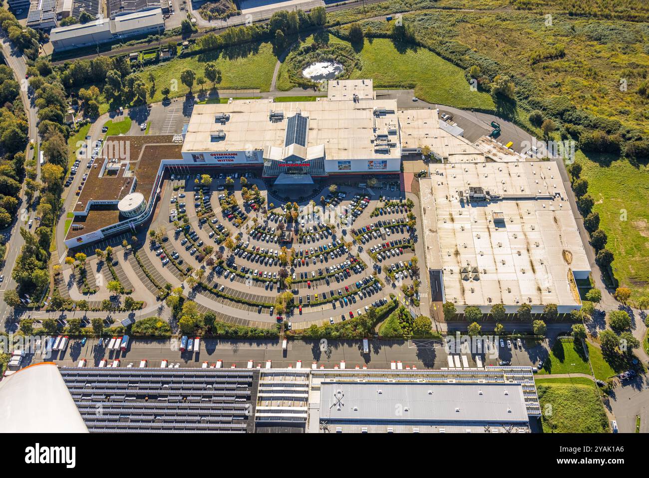 Parkplatzgelande hi-res stock photography and images - Alamy