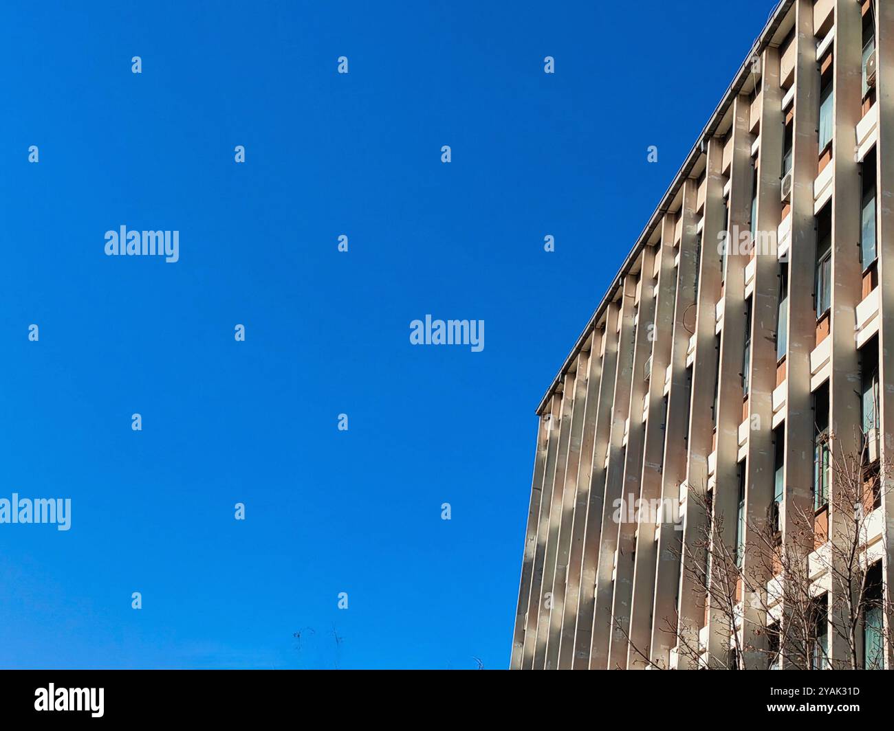 Architectural contrast hi-res stock photography and images - Alamy