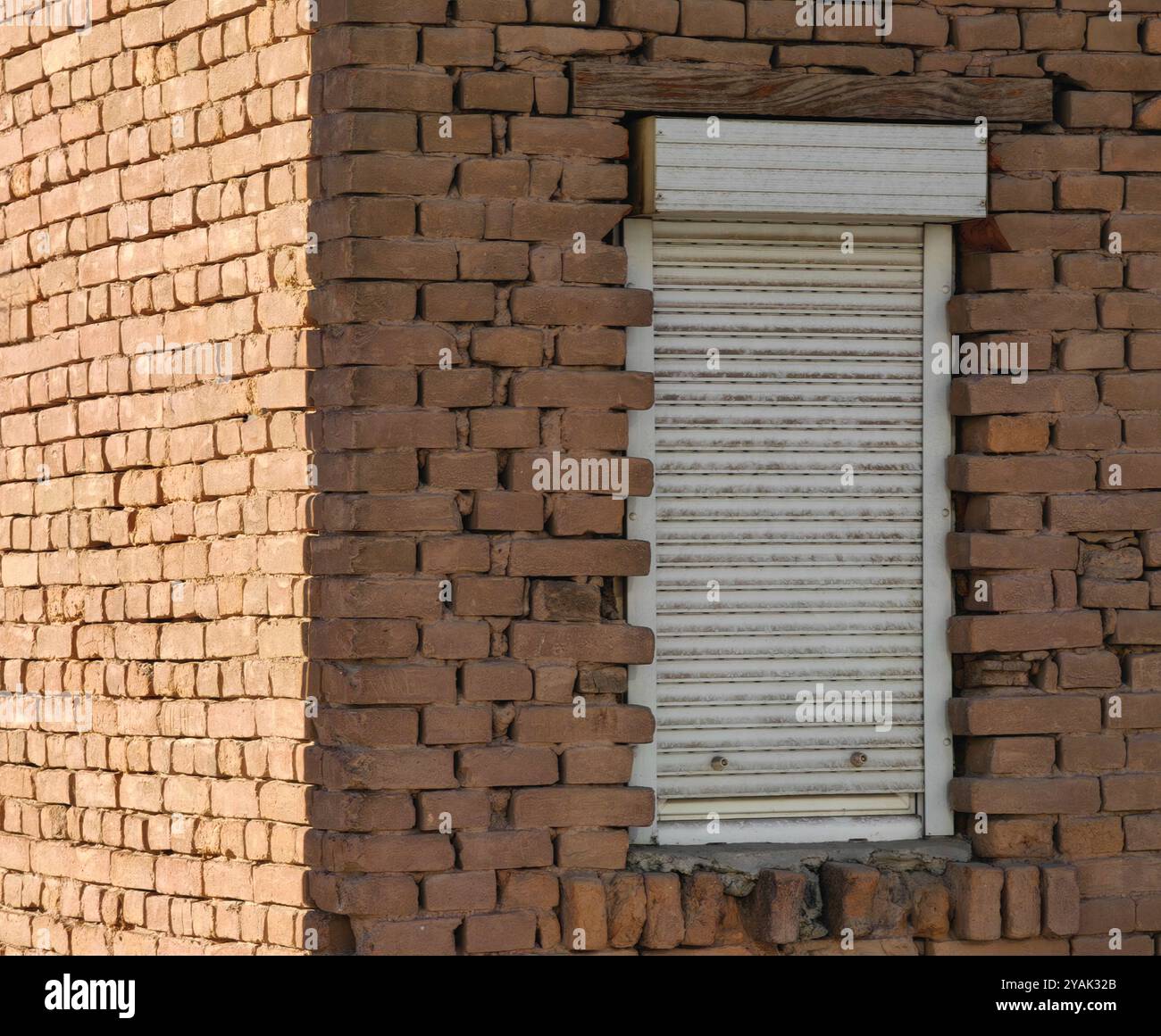 Light brown brick building hi-res stock photography and images - Alamy