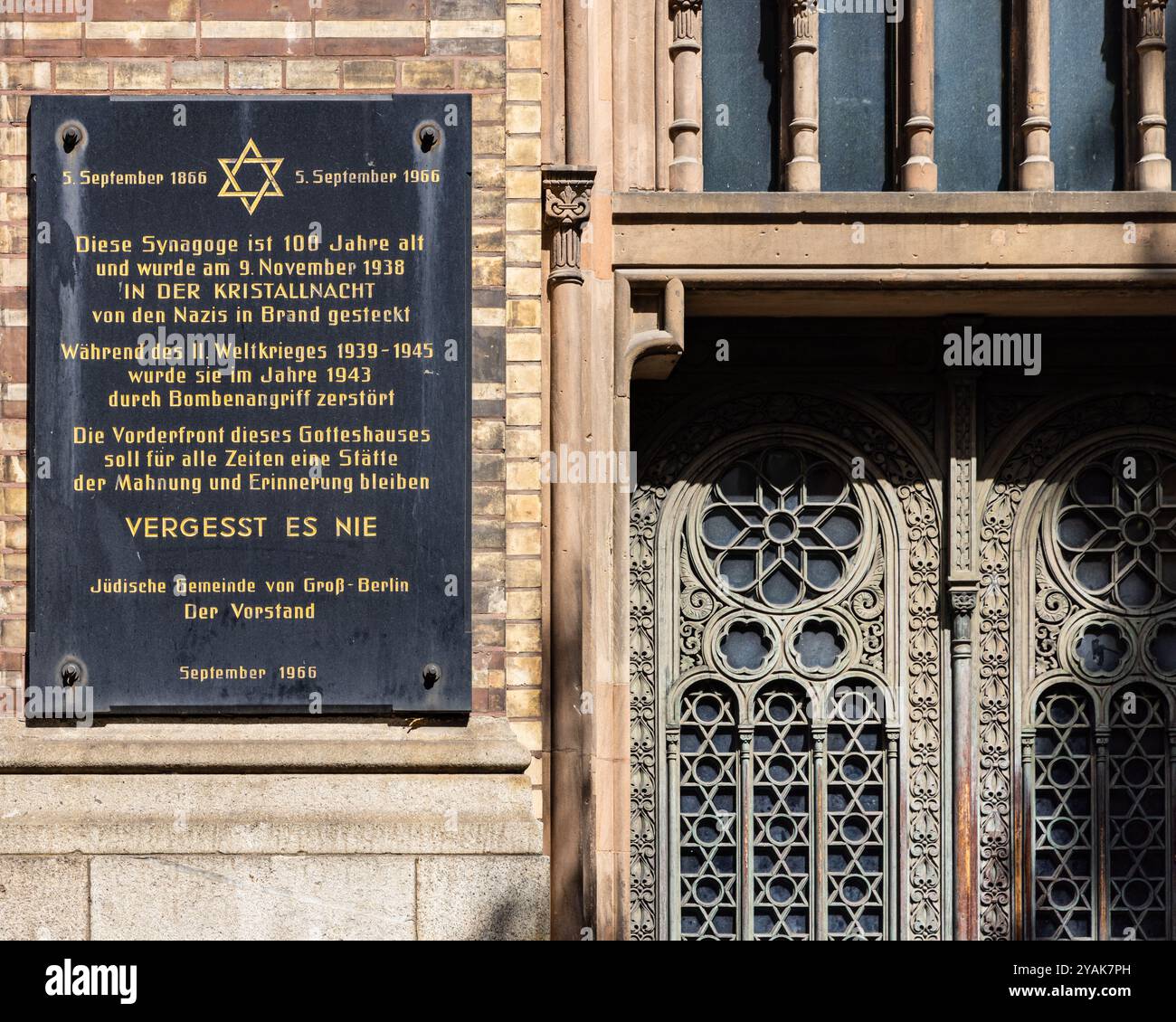 Memorial plaque at New Synagogue, Berlin, Germany Stock Photo - Alamy