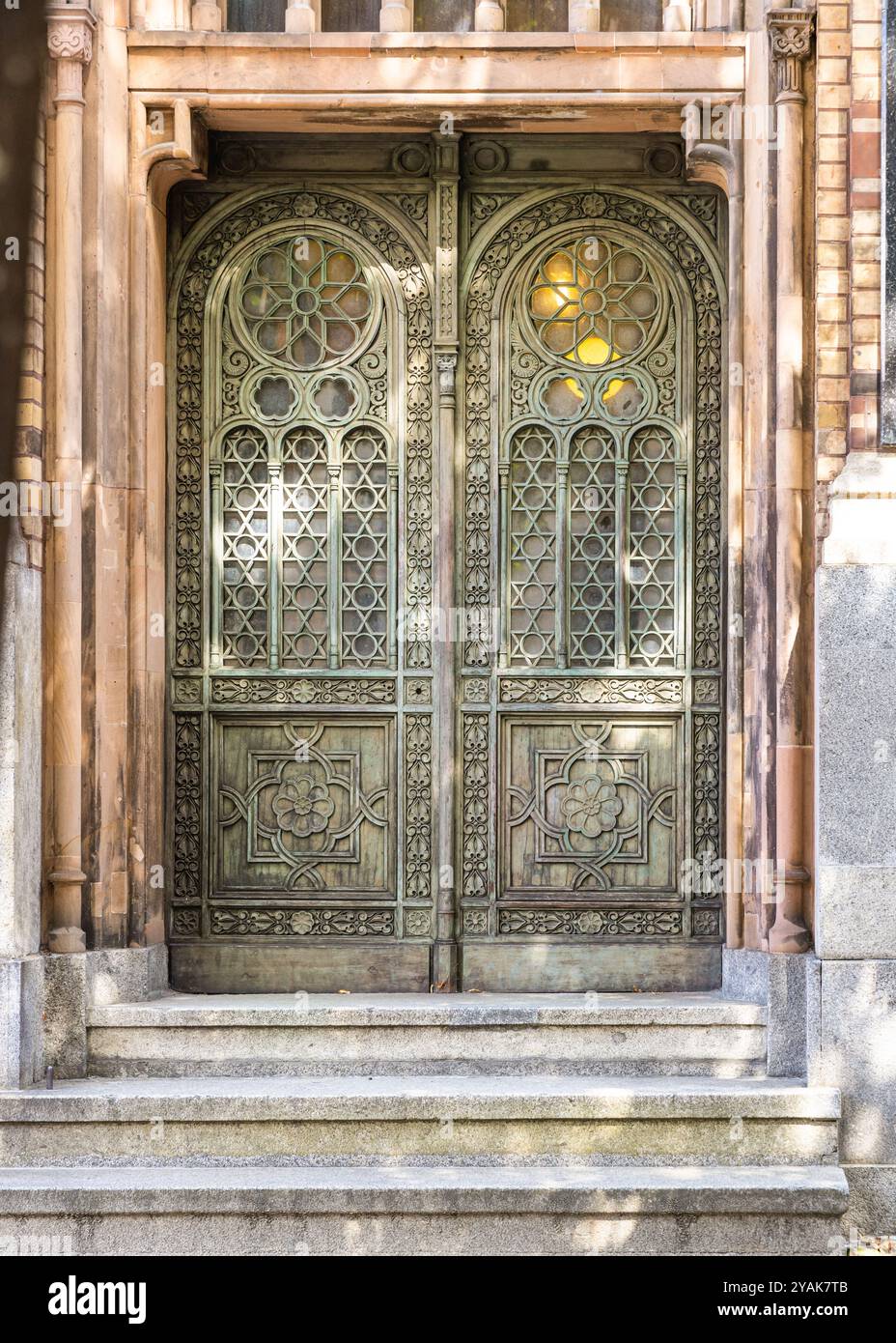Synagogue jewish blue door hi-res stock photography and images - Alamy