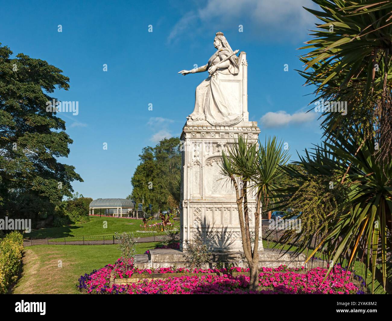 SOUTHEND-ON-SEA, ESSEX, UK - JULY 29, 2012: Statue of Queen Victoria on ...