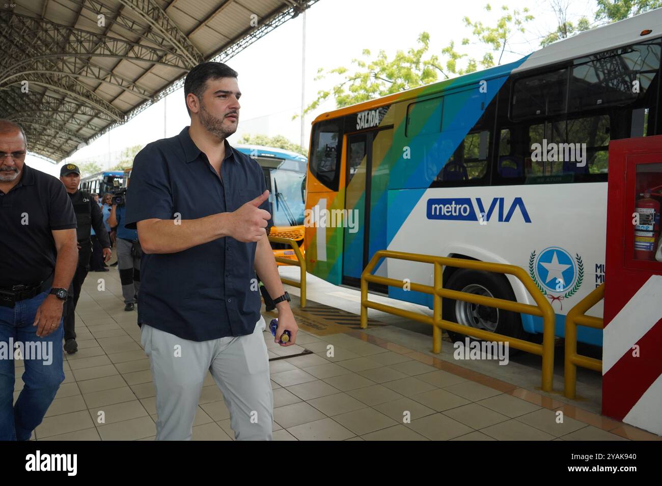 GYE BUSES FEEDER BUSES Guayaquil, Monday, October 14, 2024 The Mayor of ...
