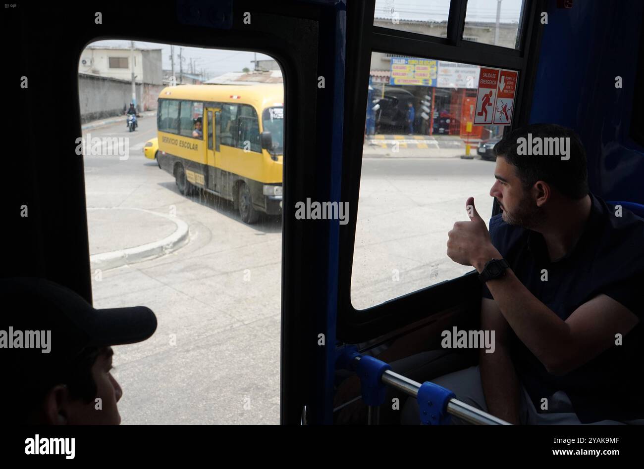 GYE BUSES FEEDER BUSES Guayaquil, Monday, October 14, 2024 The Mayor of ...