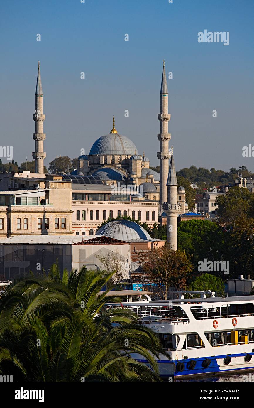 Mosques of europe hi-res stock photography and images - Alamy