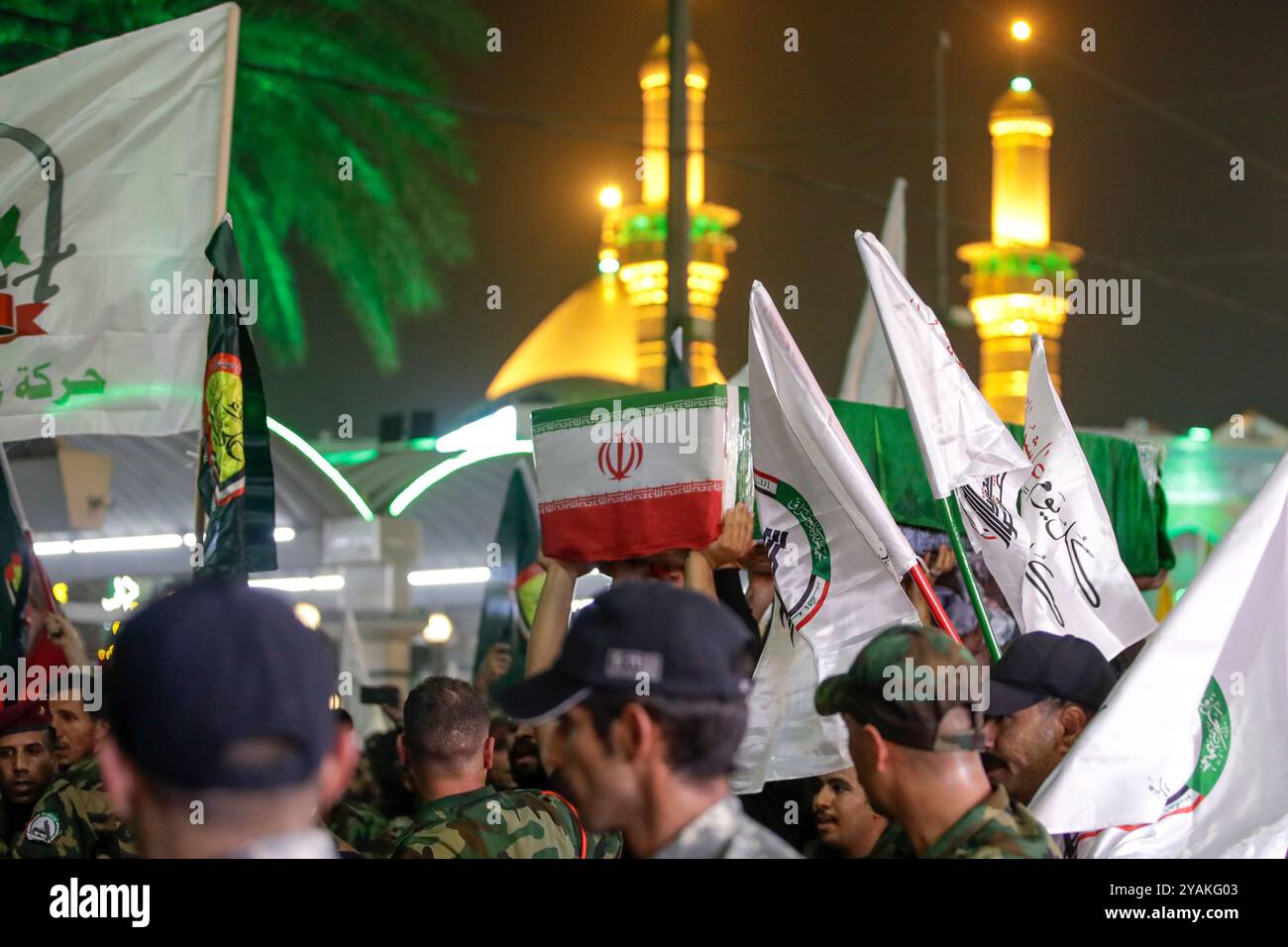 Mourners carry the coffin of Iranian Revolutionary Guards' deputy ...
