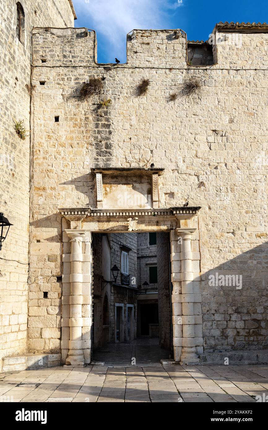 Renaissance town gate hi-res stock photography and images - Alamy