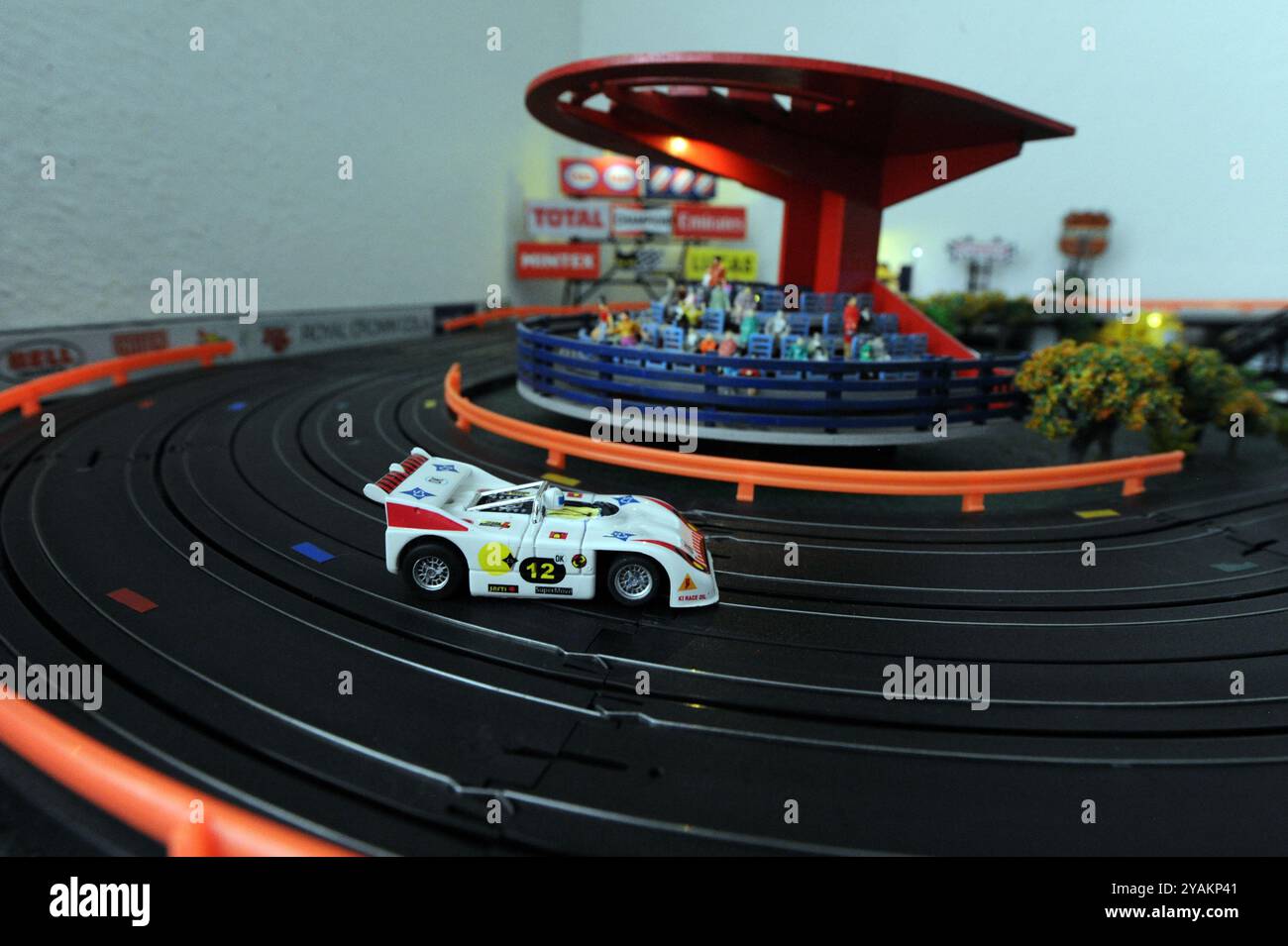 Lighted scale buildings hi-res stock photography and images - Alamy