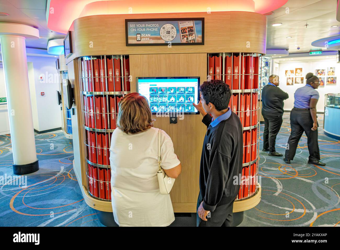 Salesperson helping passenger woman hi-res stock photography and images ...