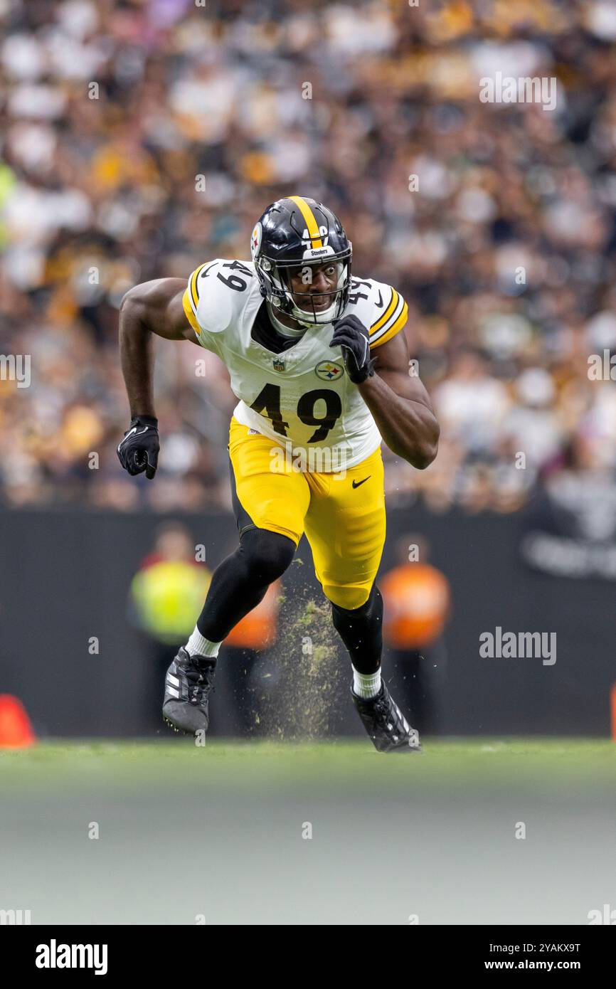 Pittsburgh Steelers linebacker Jeremiah Moon (49) rushes against the ...