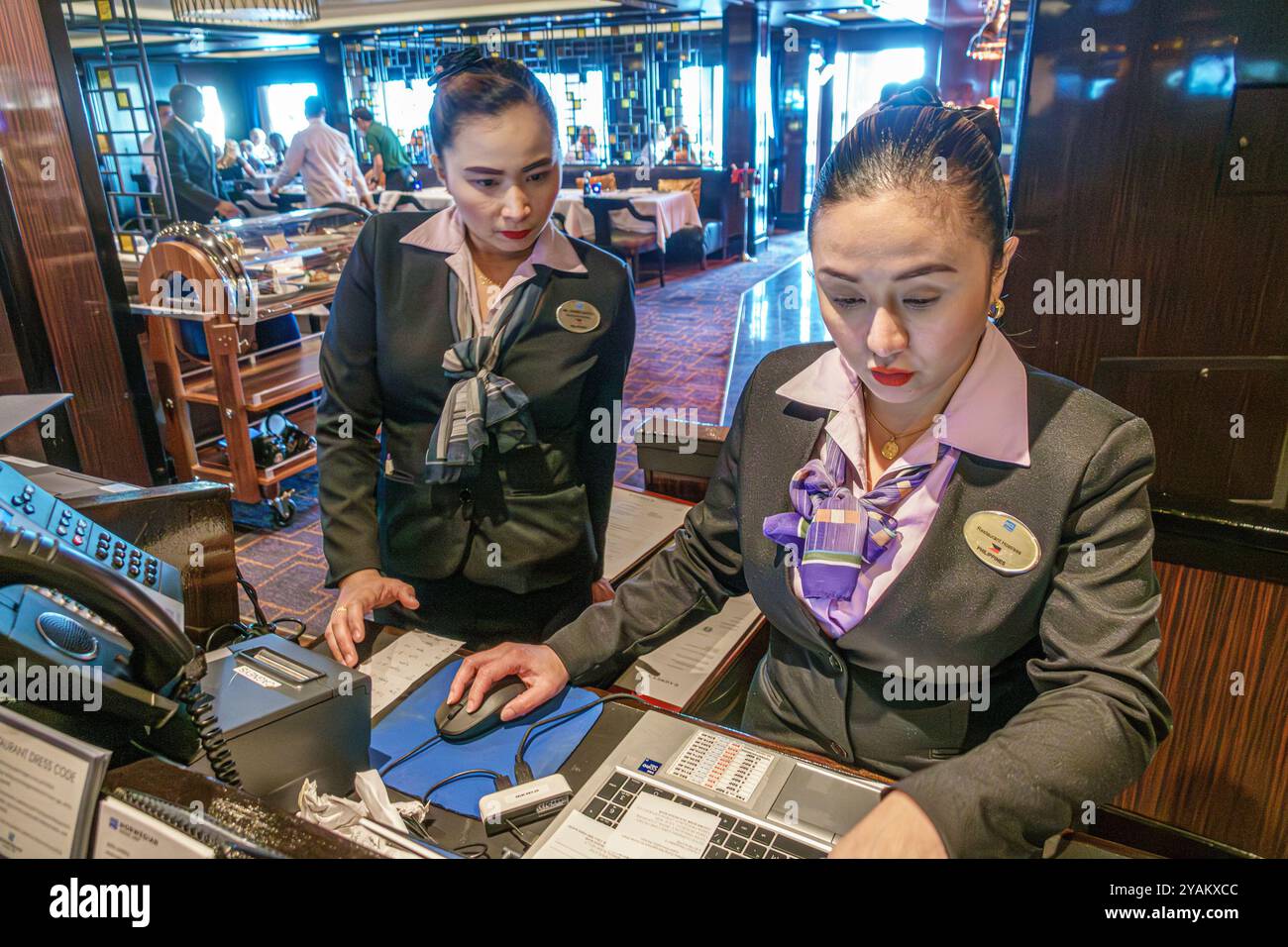 Woman cruise ship italy hi-res stock photography and images - Alamy