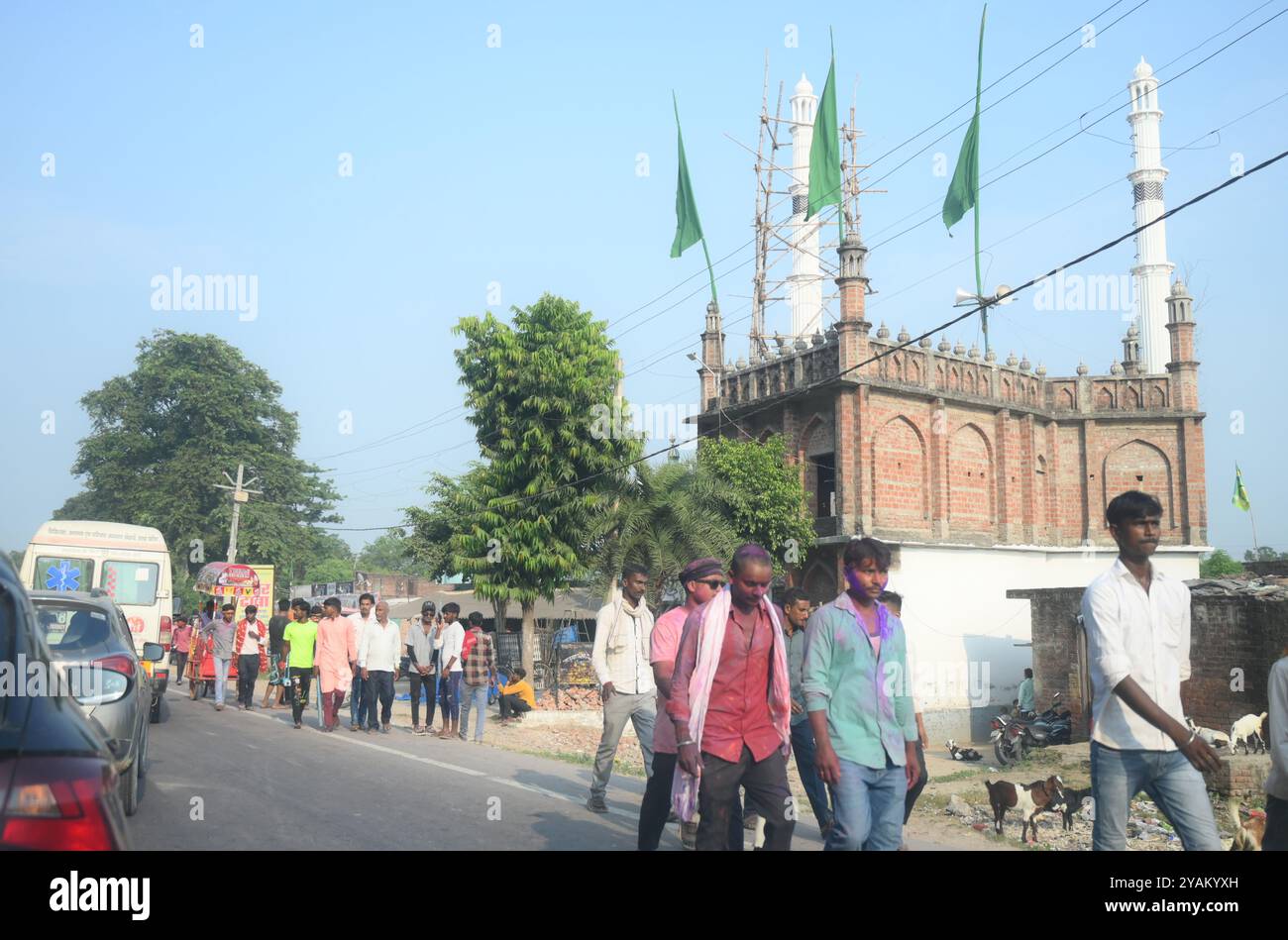 BAHARAICH, INDIA - OCTOBER 14: Religious procession carrying an idol of ...