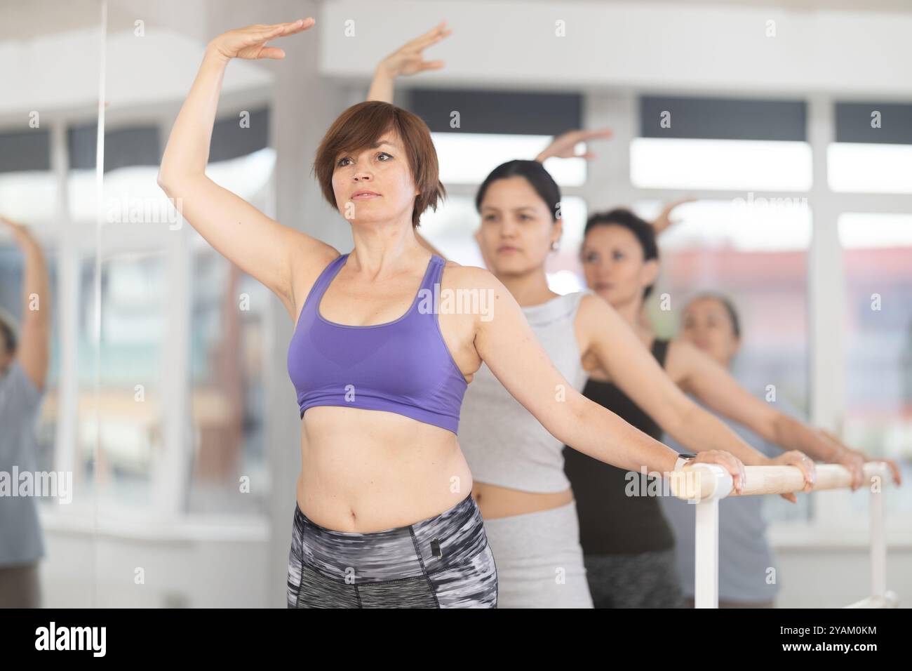 Fourth position ballet hi-res stock photography and images - Alamy