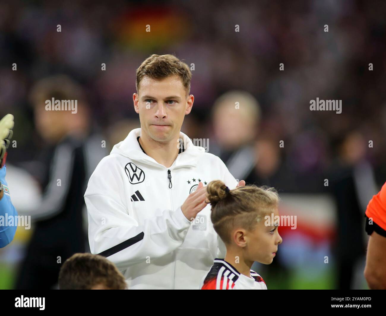 Joshua kimmich deutschland stehend hi-res stock photography and images ...