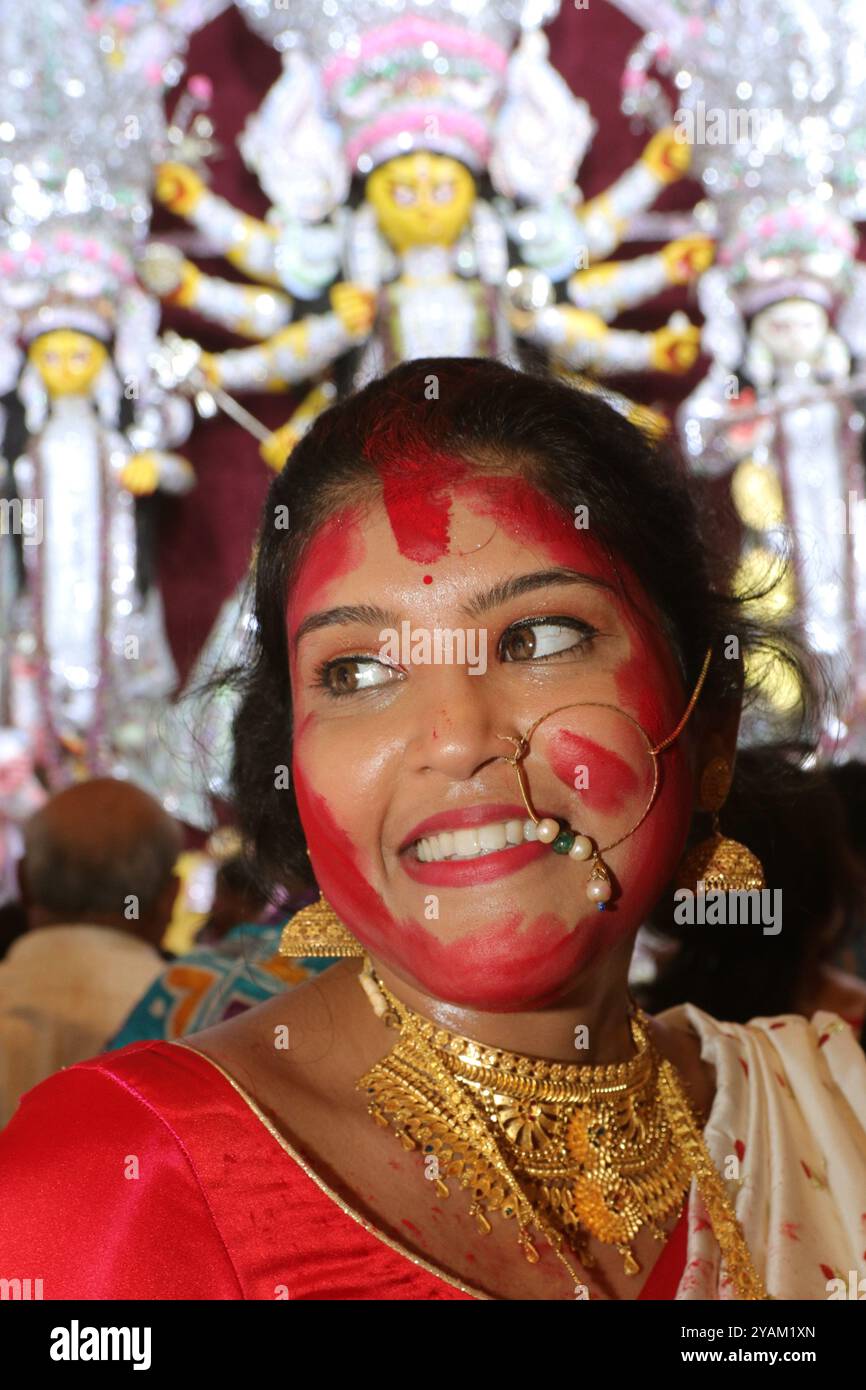 Hindu devotees powder religious marking hi-res stock photography and ...